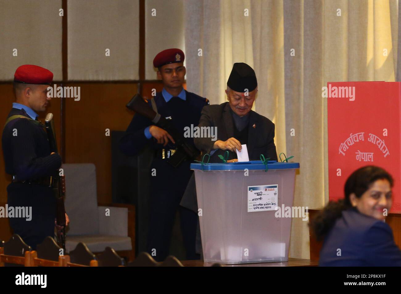 Am 9. März 2023 in Kathmandu, Nepal. ‚Subas Chandra Nemwang‘, Kandidatin für ...