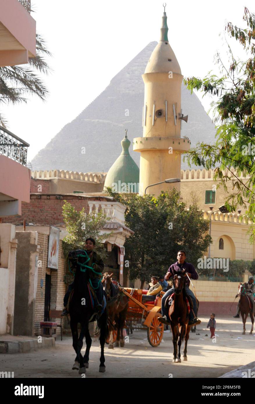 **FILE** In this Dec. 25, 2007 file photo, the crowded environment ...