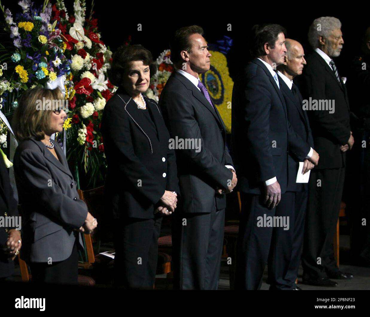 From left: Sen. Barbara Boxer, Sen. Dianne Feinstein, Gov. Arnold ...