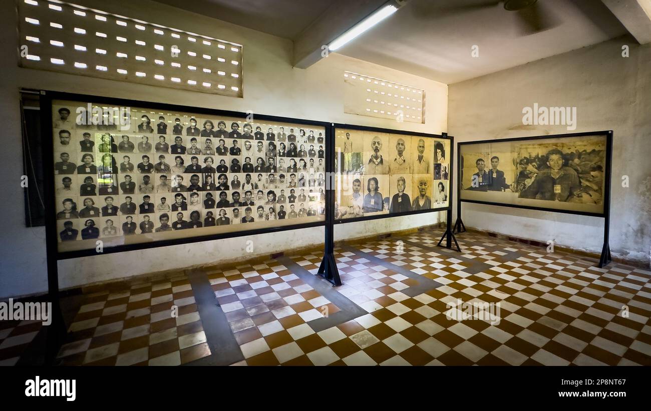 Porträts von Gefangenen, die vor der Ermordung durch die Roten Khmer im ... Porträts von Gefangenen, die vor der Ermordung durch die Roten Khmer im ...