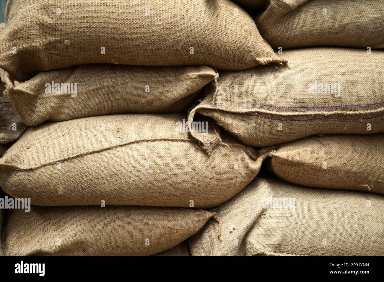 Volle säcke getreide -Fotos und -Bildmaterial in hoher Auflösung – Alamy