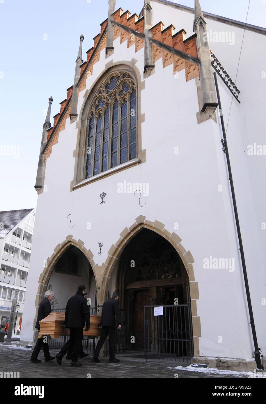 Der Sarg mit den sterblichen Ueberresten Adolf Merckles wird am Montag ...