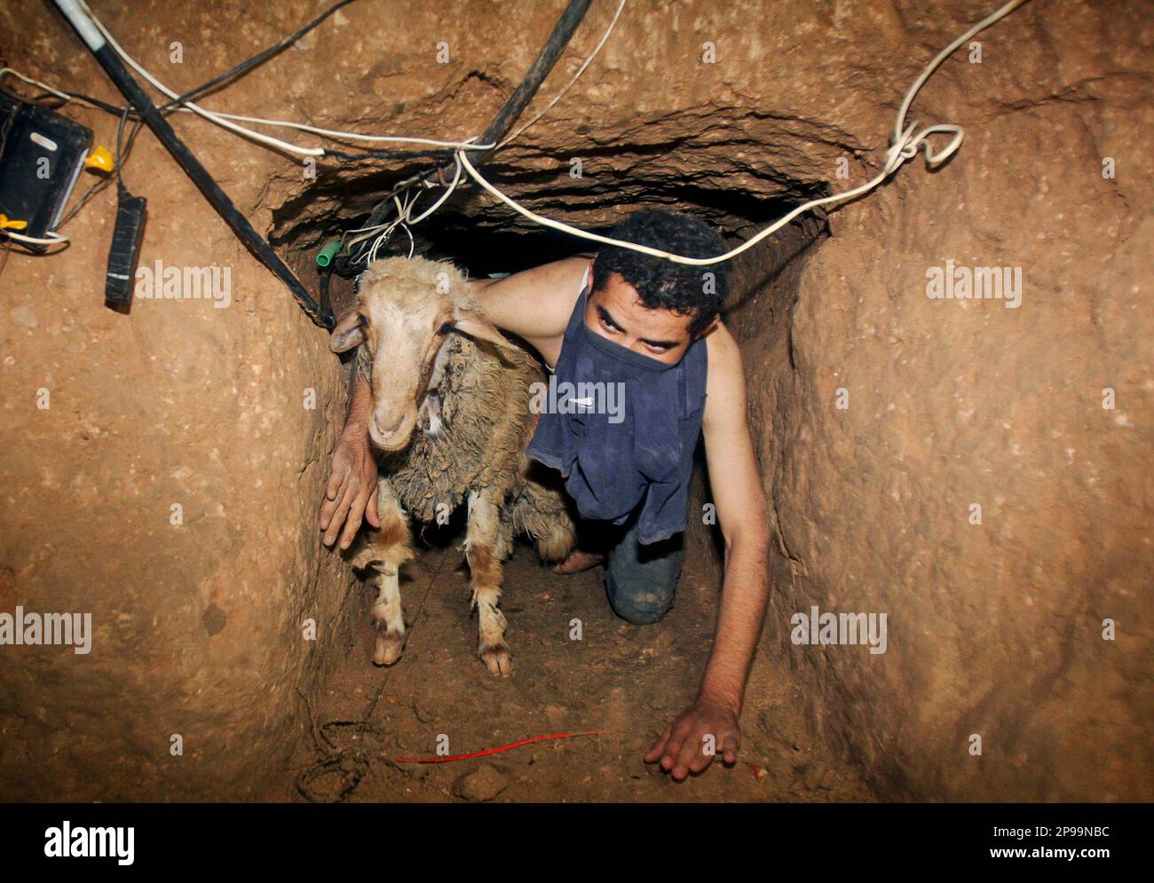 ** FILE ** In this Friday, Nov. 14, 2008 file photo, a Palestinian ...