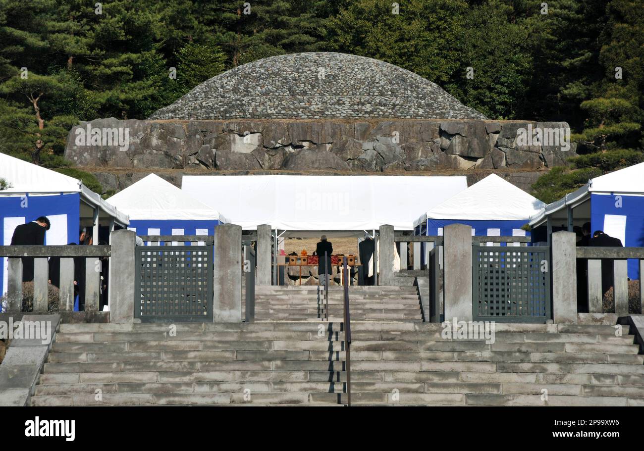 Japan's Emperor Akihito, center, offers prayers at Musashino Imperial ...