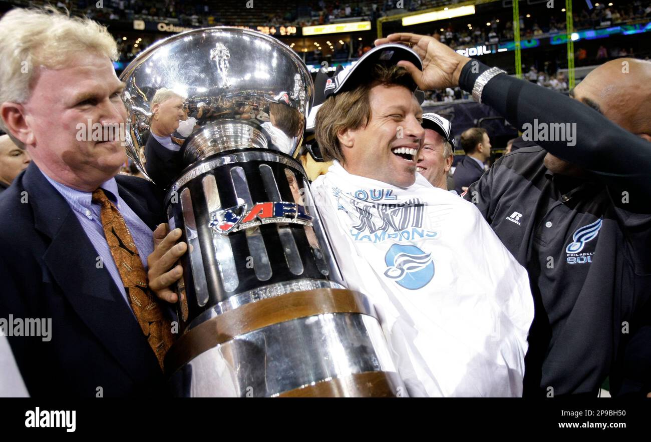 ** FILE ** In this July 27, 2008 file photo, Jim Foster, left, founder ...