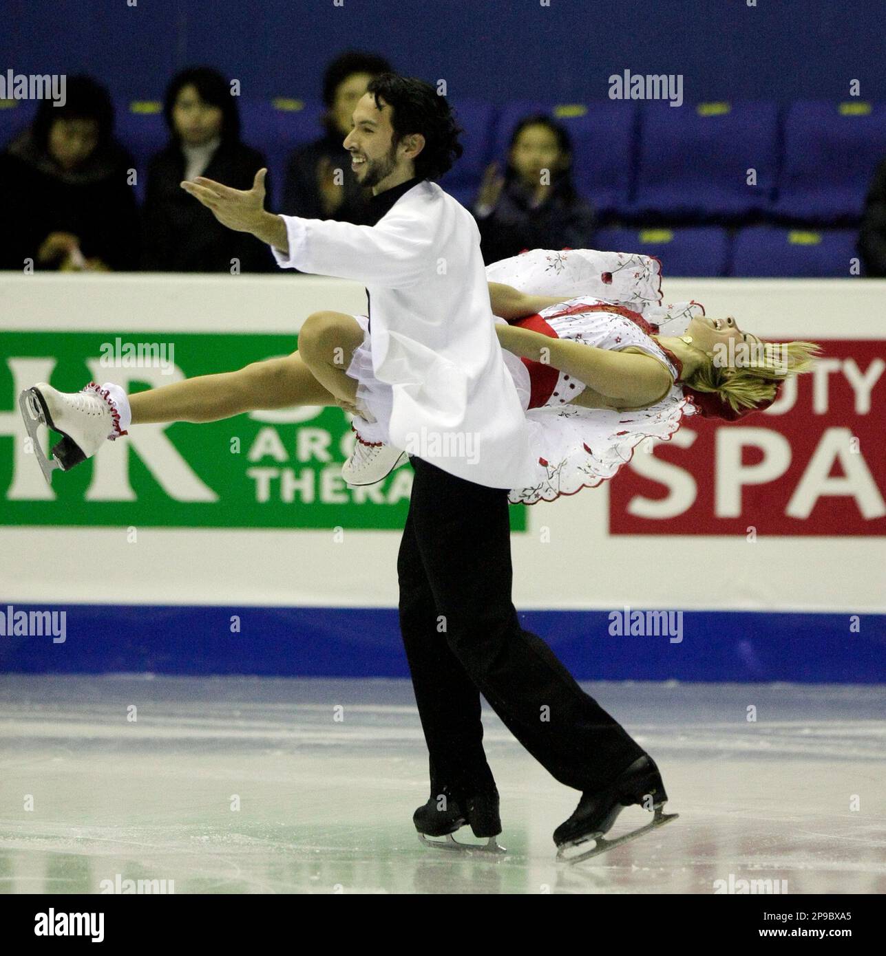 Tanith Belbin and Benjamin Agosto of the United States perform during ...