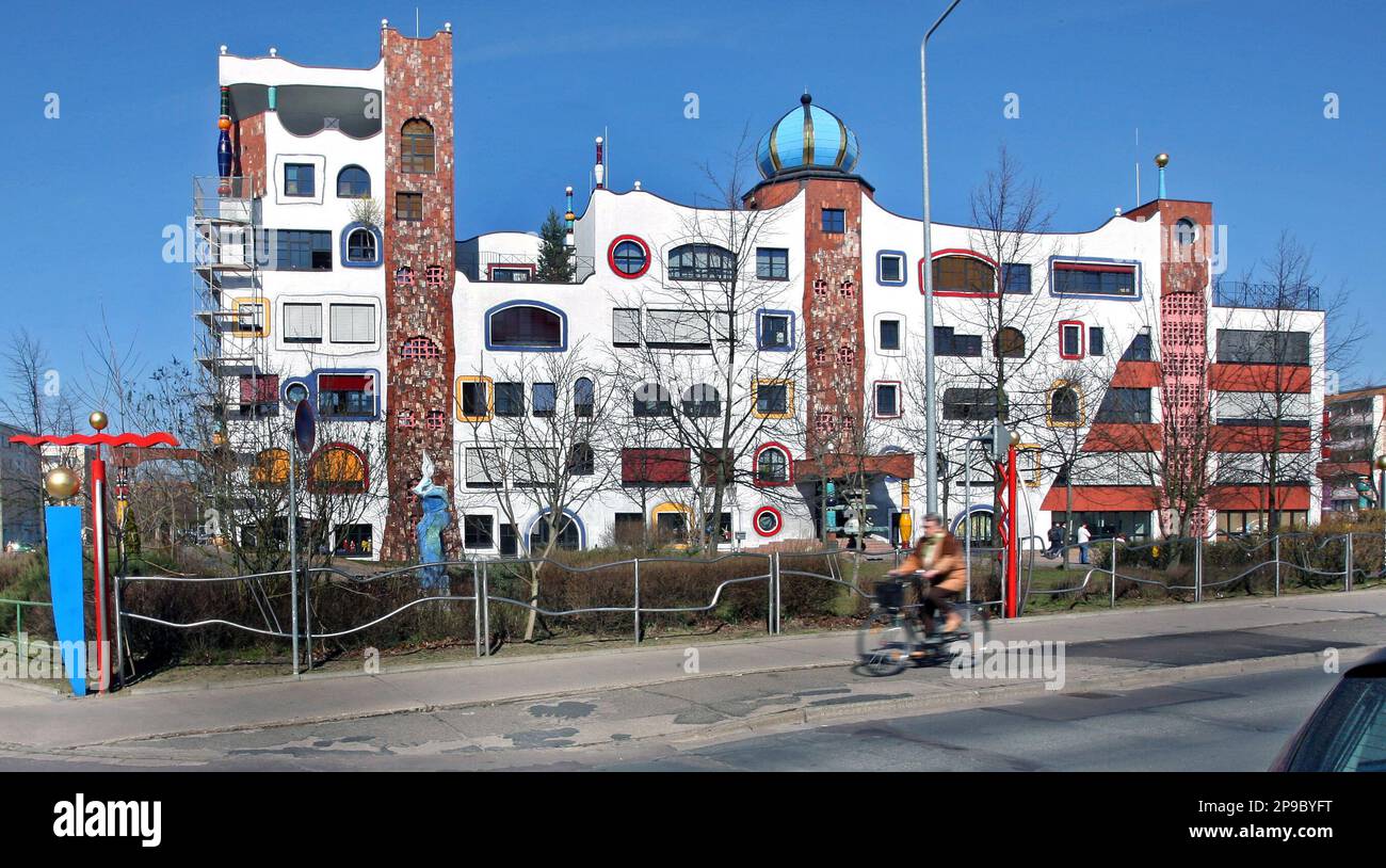 ** ARCHIV ** Das Martin-Luther-Gymnasium in der Lutherstadt Wittenberg ...