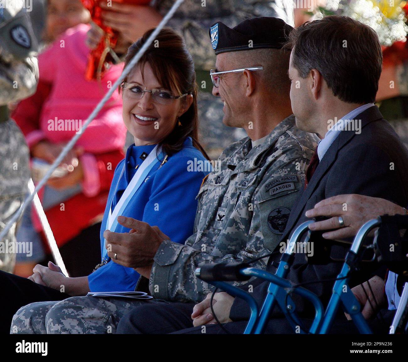 Republican vice presidential candidate, Alaska Gov. Sarah Palin, left ...