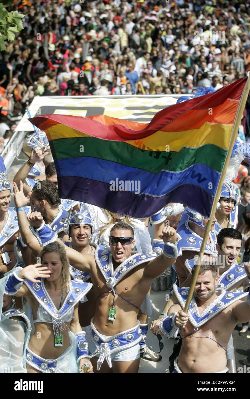 People enjoy the techno music during the Love Parade in Dortmund ...