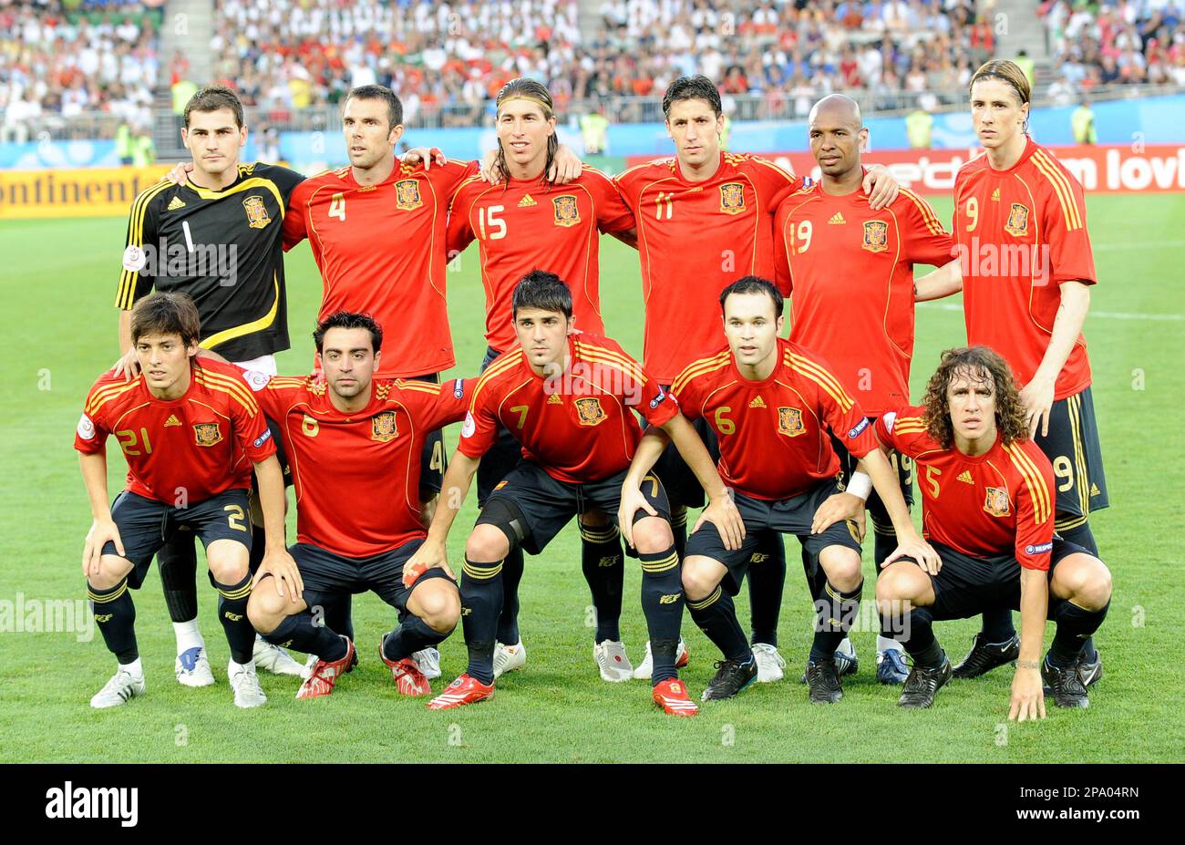 The Spanish team poses prior to the quarterfinal match between Spain ...