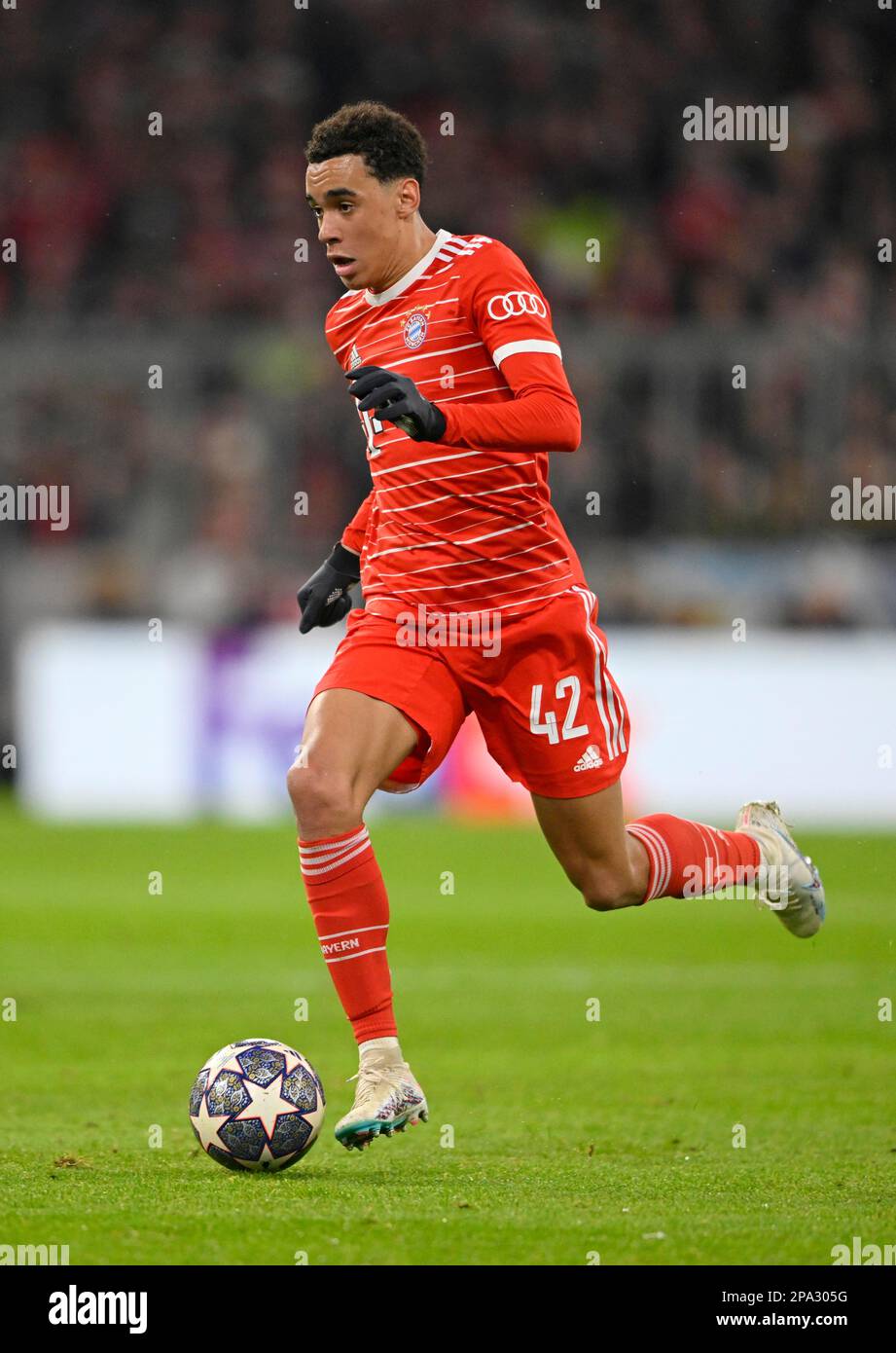Jamal Musiala FC Bayern München FCB (42) auf dem Ball, CL, Champions ...