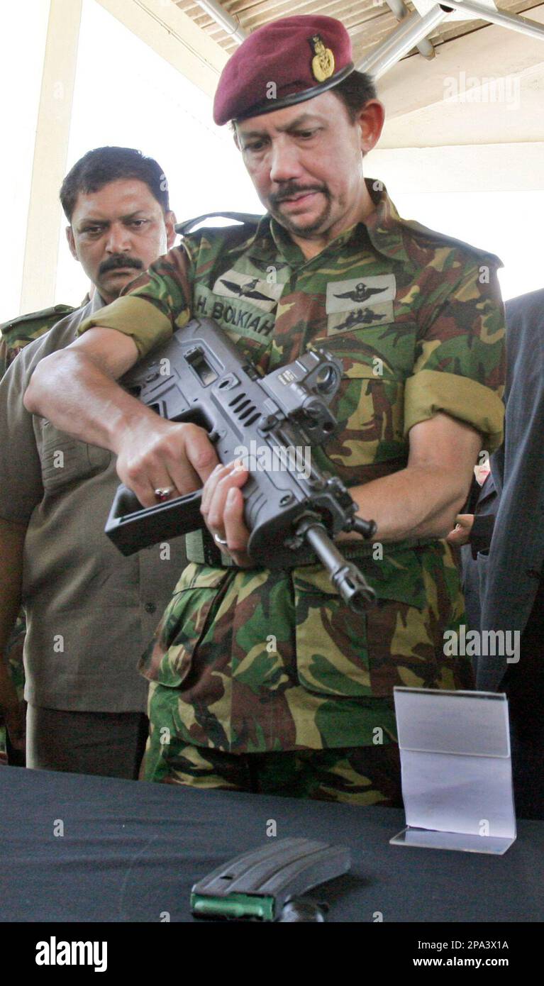Brunei's Sultan Haji Hassanal Bolkiah checks out an Israeli-made ...