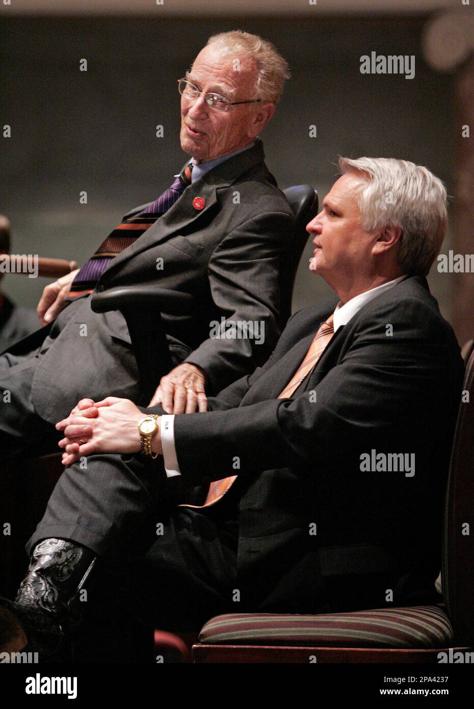 Sen. John Wilder, D-Mason, left, talks with Lt. Gov. Ron Ramsey, R ...