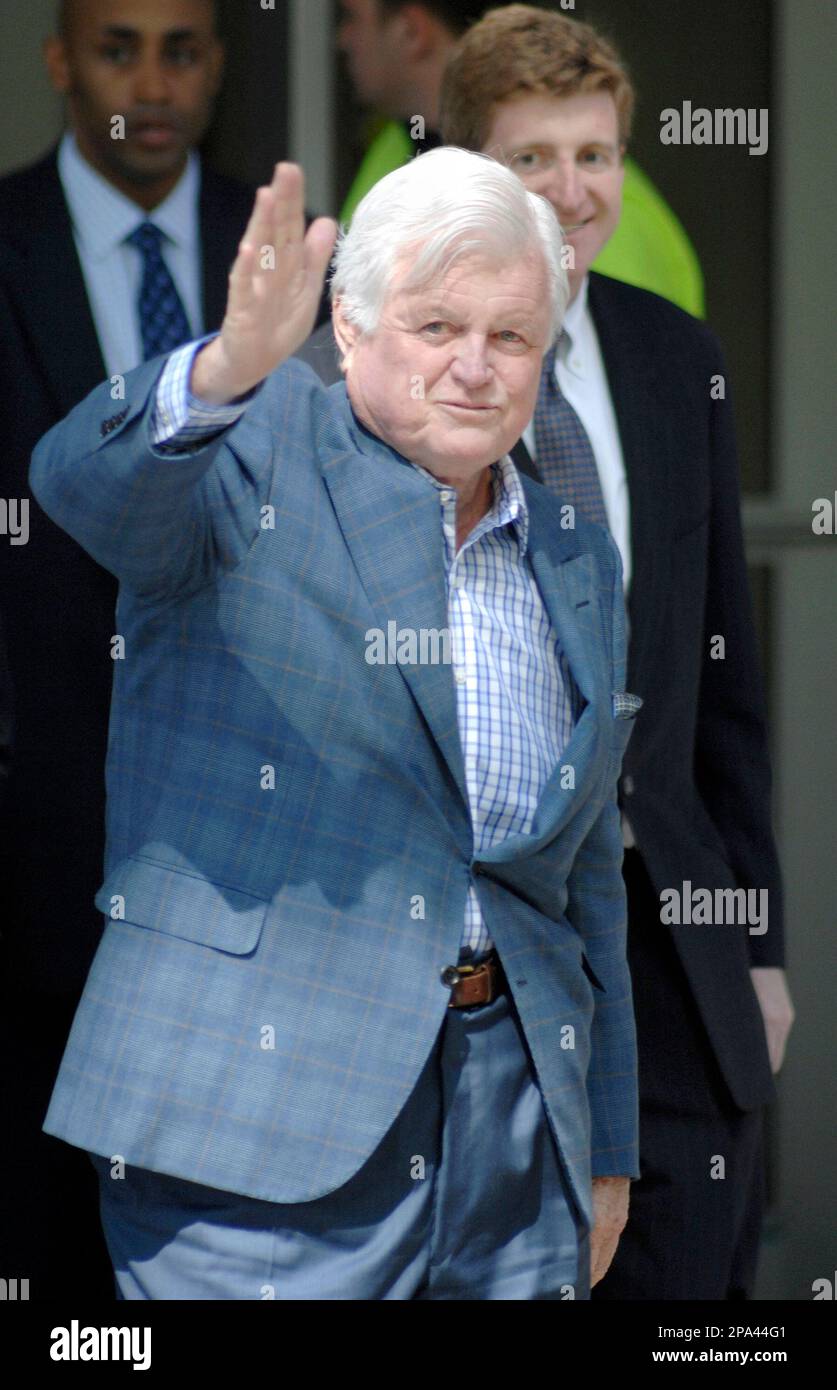 Sen. Edward M. Kennedy (D-Mass.), center, and his son Patrick Kennedy ...