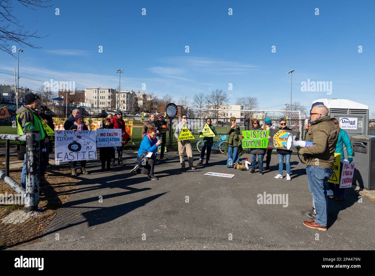 10. März 2023. East Boston, Massachusetts. Klimaaktivisten aus der ...
