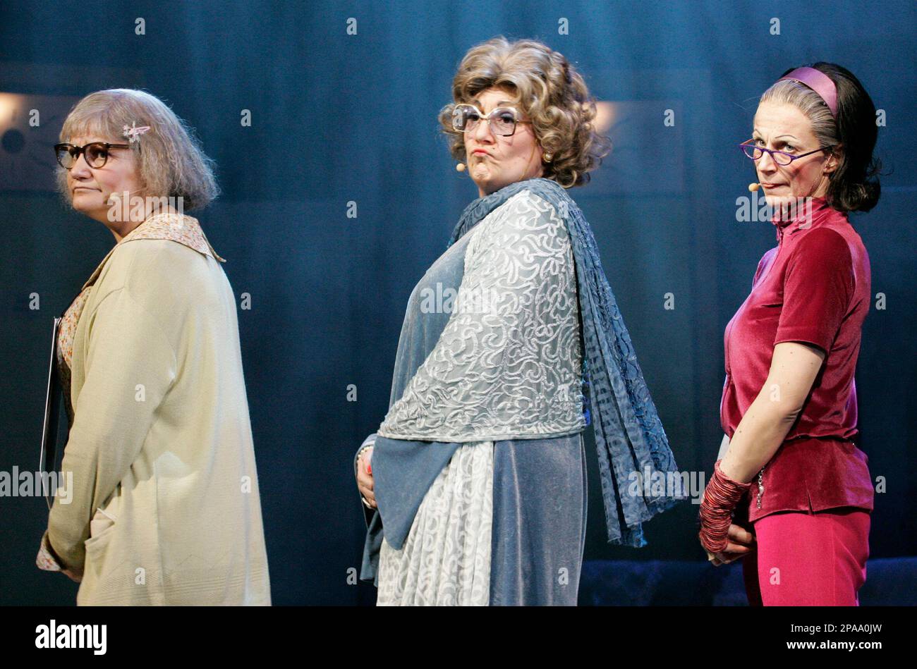 Sigrid Hauser in der Rolle der Lili, Carin Filipcic in der Rolle der ...