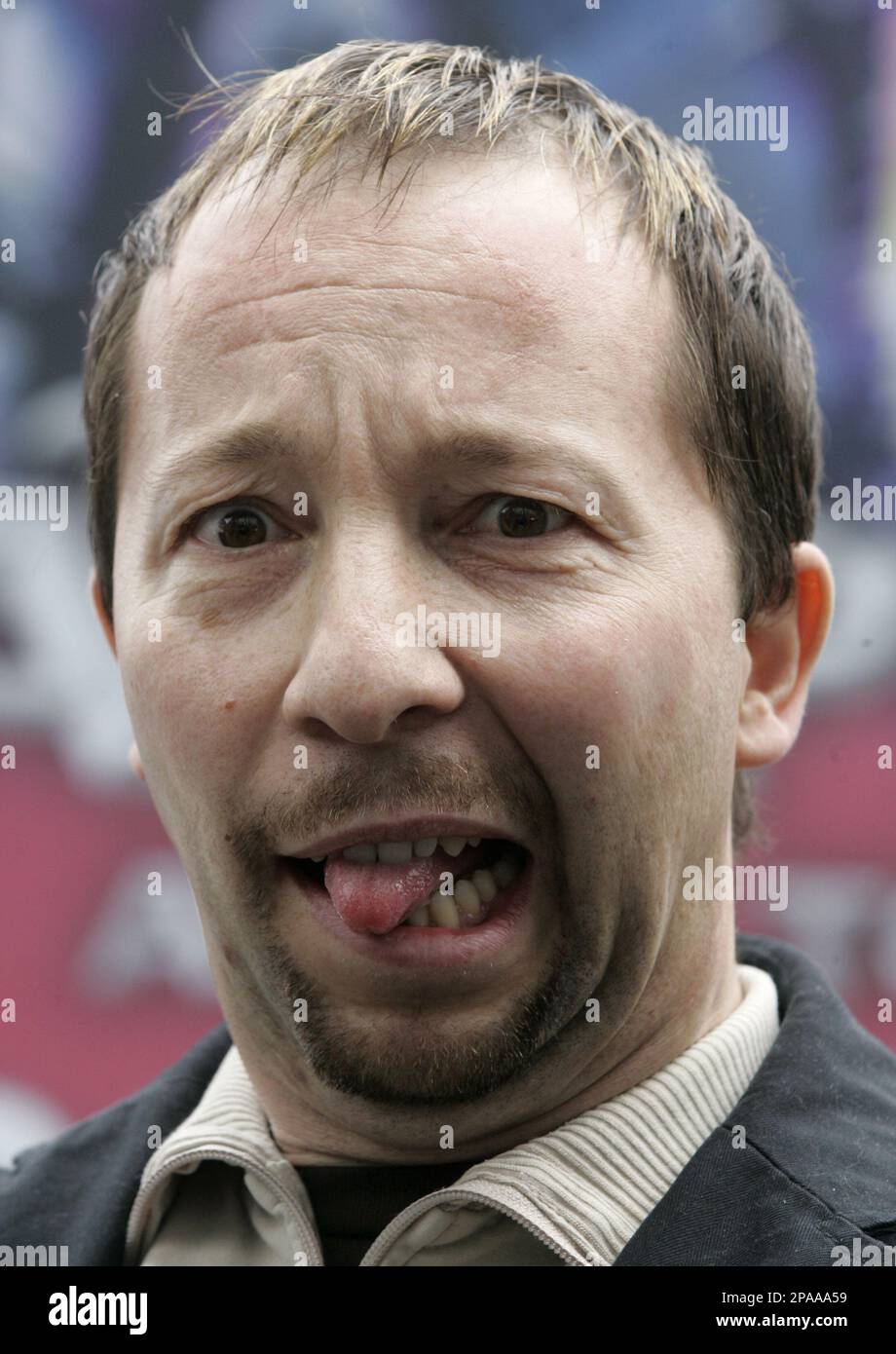 Der Schweizer Popsaenger DJ Bobo posiert am Donnerstag, 27. Maerz 2008 ...