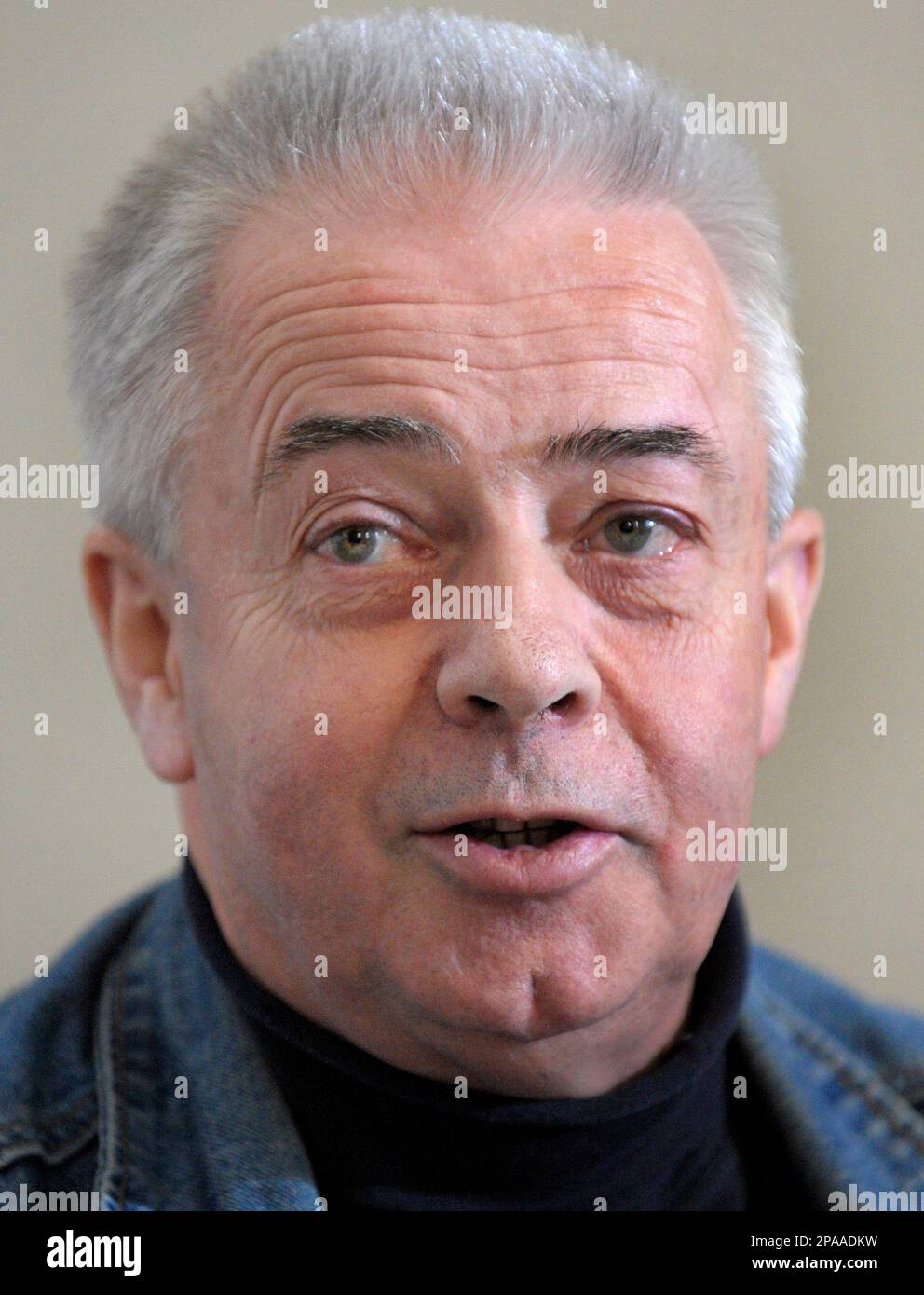 Pfarrer Christian Fuehrer informiert am Mittwoch, 26. Maerz 2008, in ...