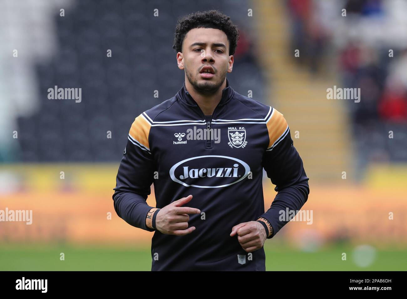 Darnell McIntosh #5 des Hull FC während des Vorspiels des Vorspiels ...