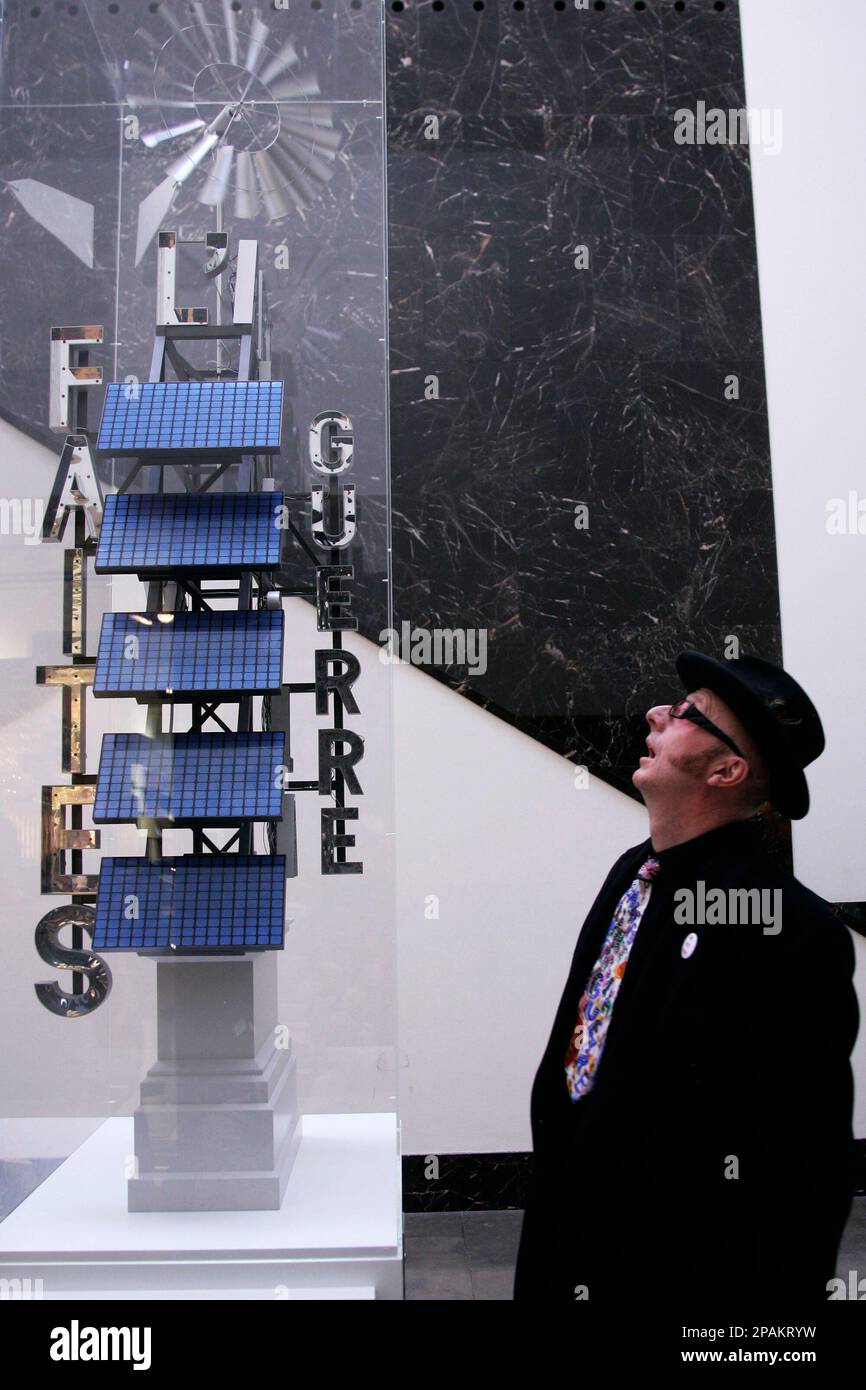 Patrick Brill who also uses the artistic pseudonym Bob & Roberta Smith ...