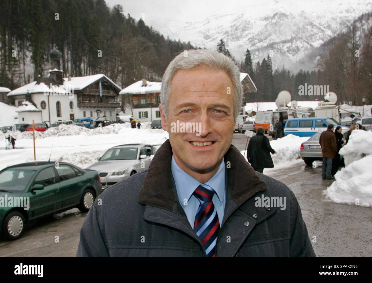 Der Vorsitzende der CSU Landesgruppe Peter Ramsauer geht am Montag, 7 ...