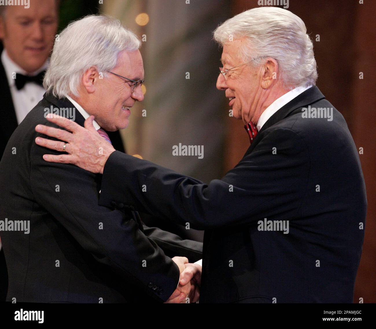 Entertainer Dieter Thomas Heck, rechts, verabschiedet sich am Samstag ...