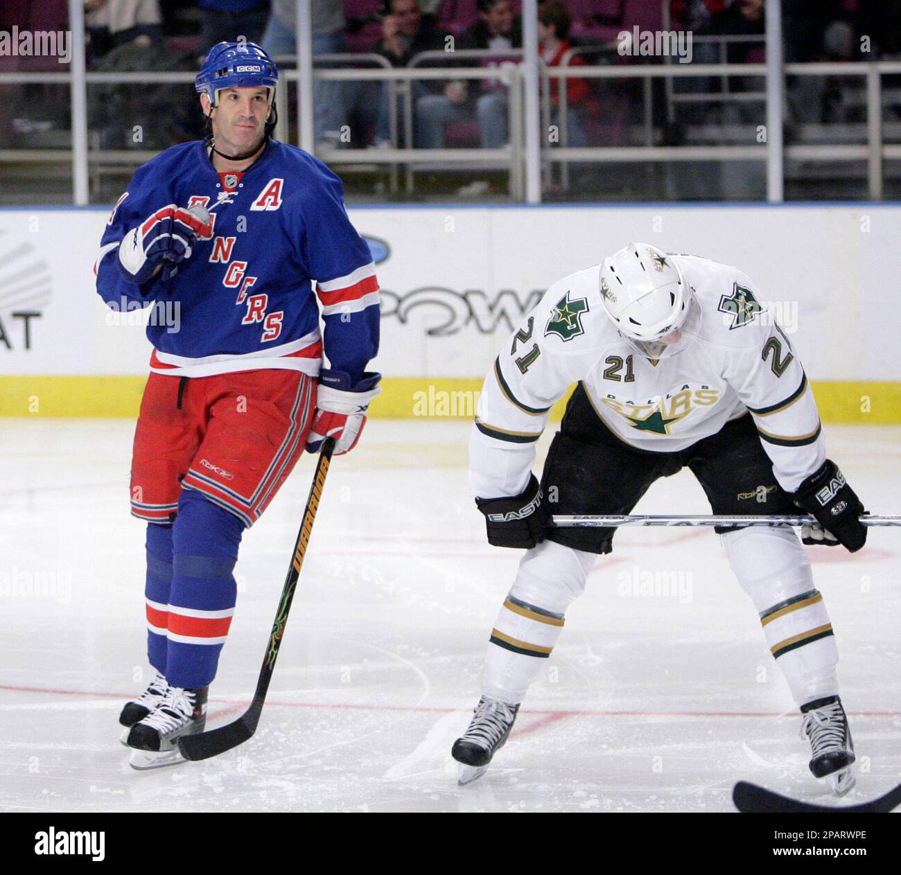 New York Rangers' Brendan Shanahan, left, and Dallas Stars' Loui ...