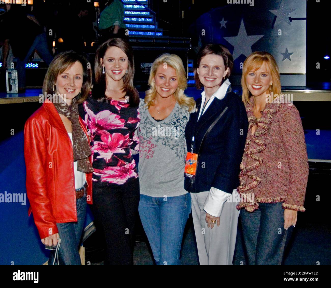 Reigning Miss America Lauren Nelson, center, poses with former Miss ...