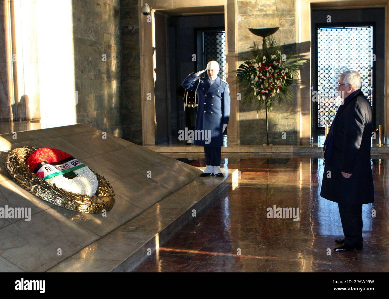 Palestinian President Mahmoud Abbas stands at the mausoleum of modern ...