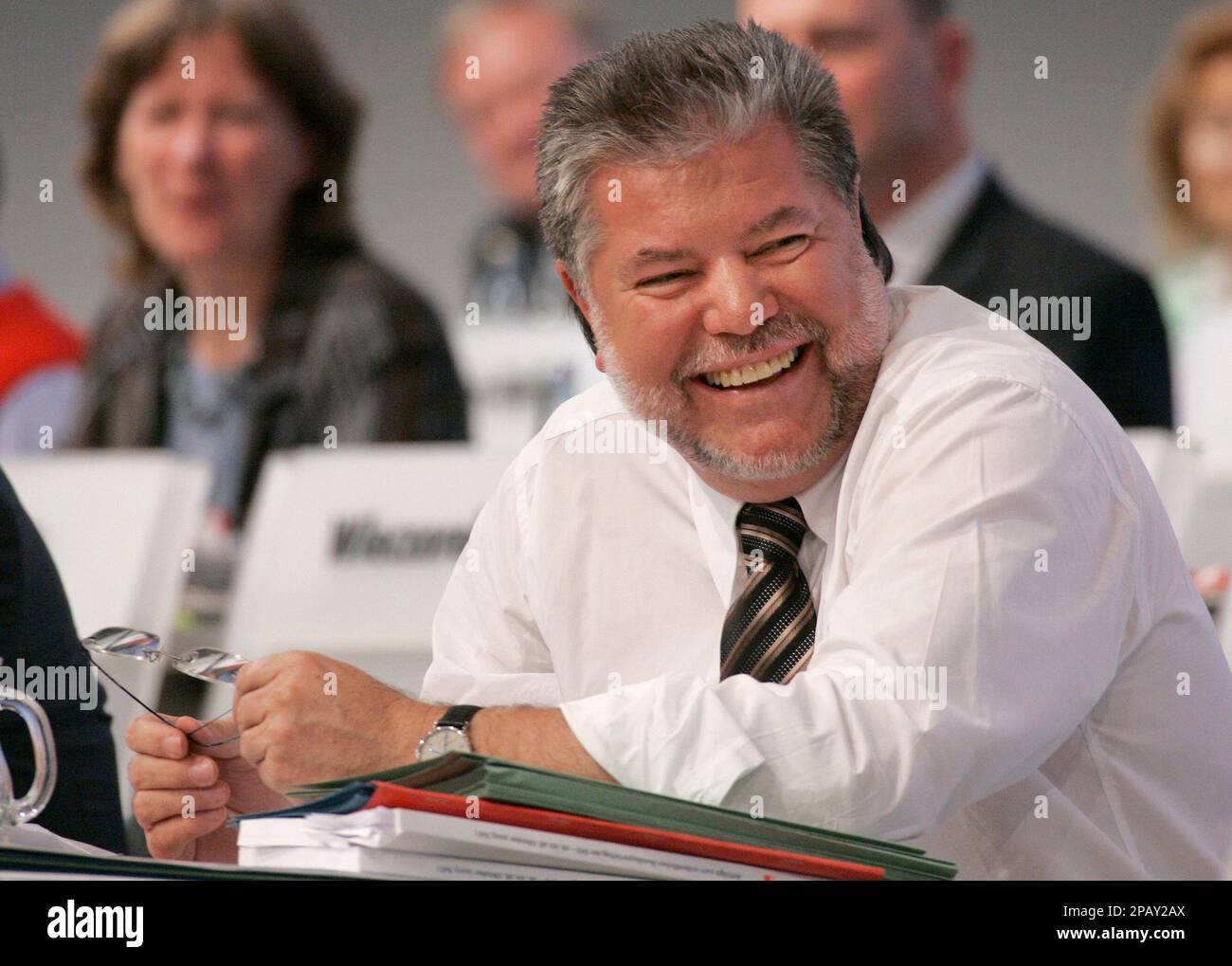 Der SPD Vorsitzende Kurt Beck, reagiert am Samstag, 27. Oktober 2007 ...