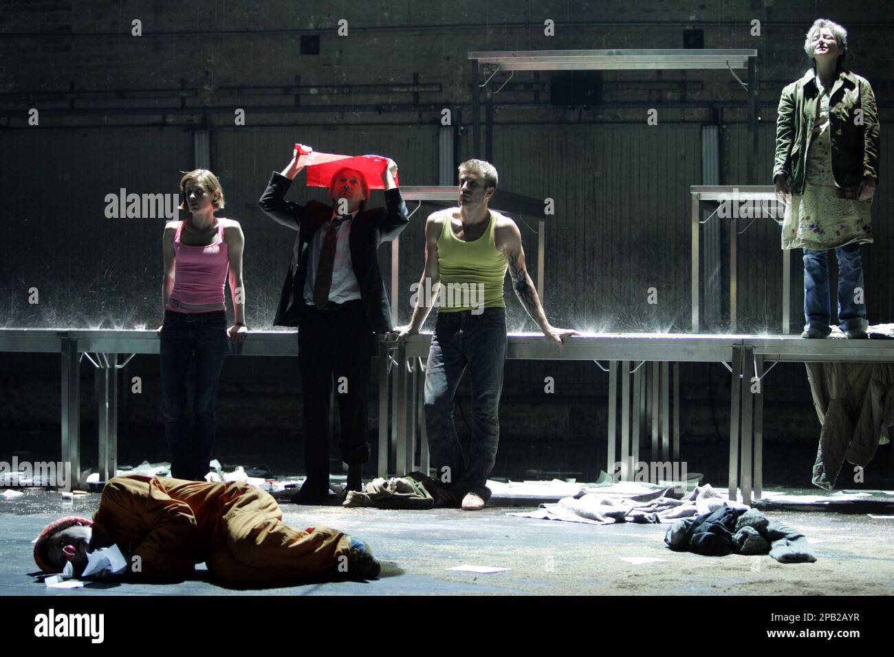 Melanie Kretschmann als Jeanne, Markus Hering als Hermile, Daniel Jesch ...