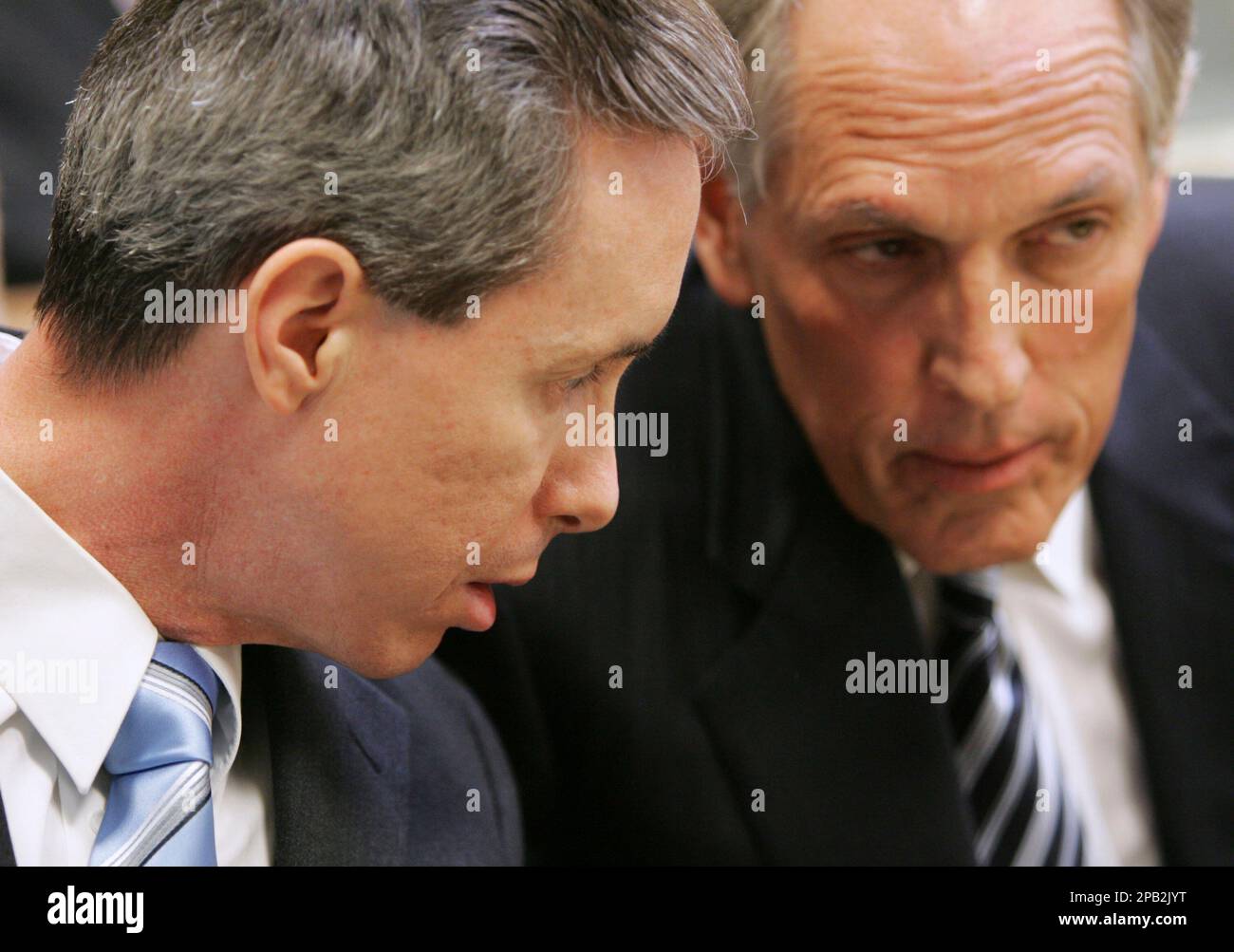 Warren Jeffs, left, confers with defense attorney Richard Wright after ...