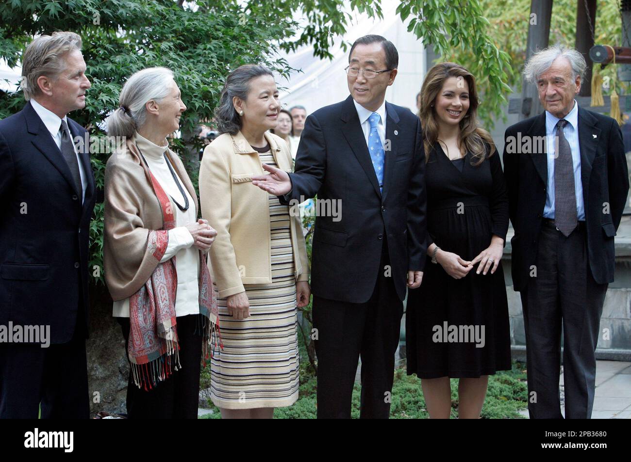 United Nations Secretary-General Ban Ki-moon, fourth from left, poses ...