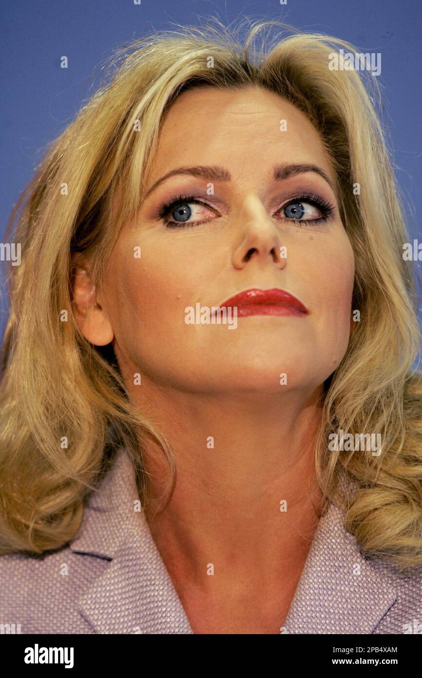 ** ARCHIV ** Die Fernsehmoderatorin Eva Herman, aufgenommen bei einer ...