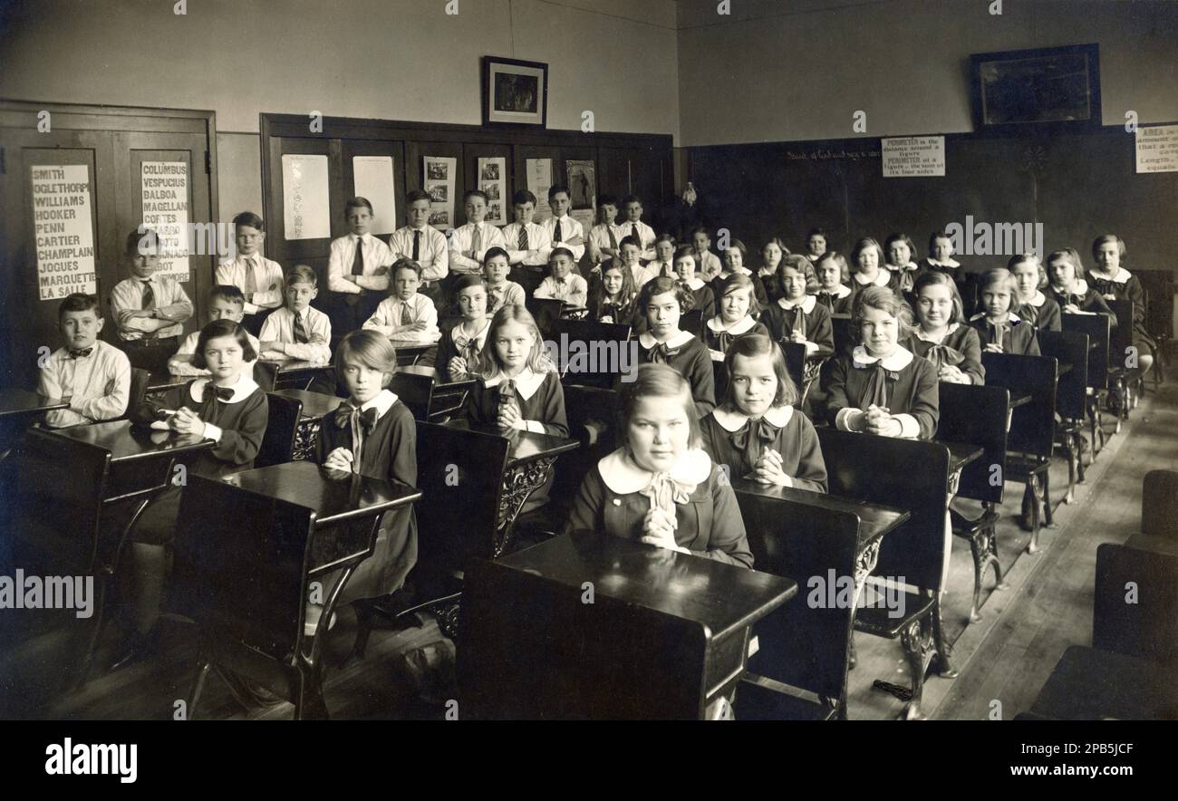 Enfants de la classe moyenne des années 1930 -Fotos und -Bildmaterial ...