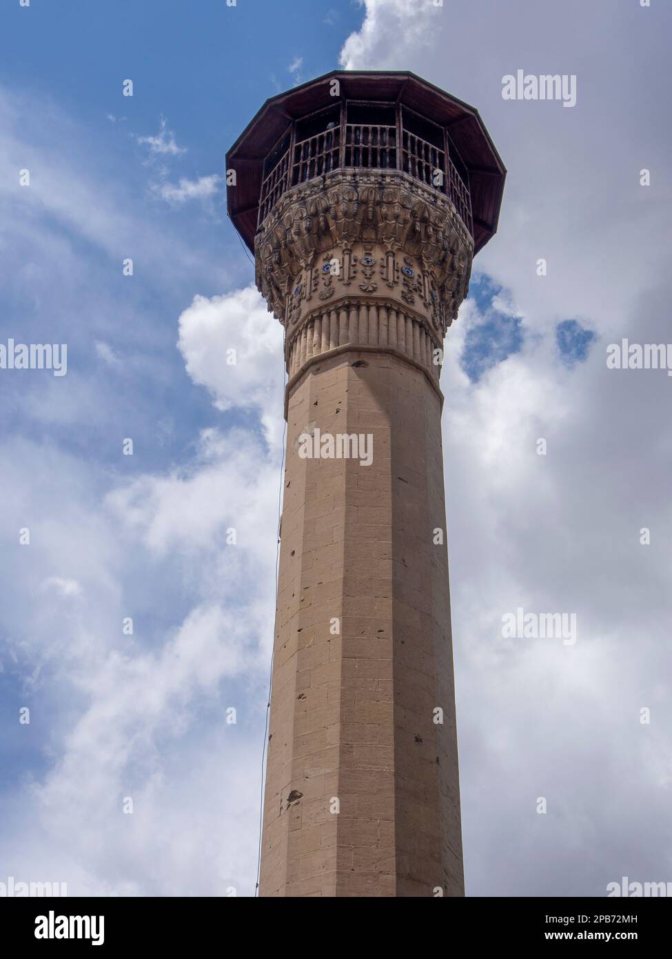 Minarett der Boyaci-Moschee im Stadtzentrum von Gaziantep. Historische ...