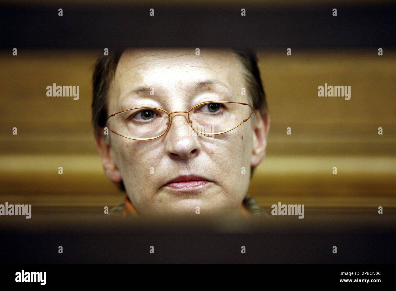 ** ARCHIV ** Die Angeklagte Irene B. sitzt am 18. April 2007 in Berlin ...