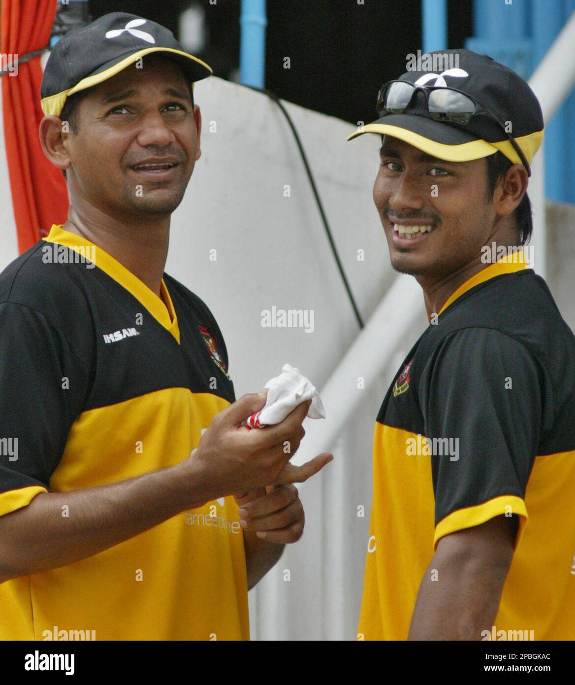 Bangladesh cricket team captain Habibul Bashar, left, and vice-captain ...