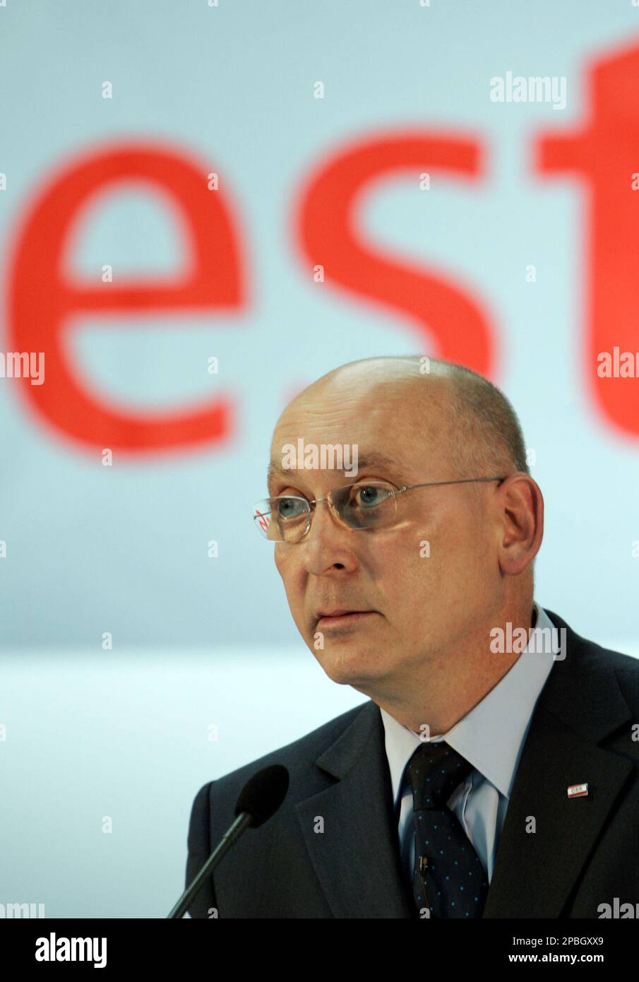 OEBB-Generaldirektor Martin Huber gibt am Dienstag, 15. Mai 2007 bei ...