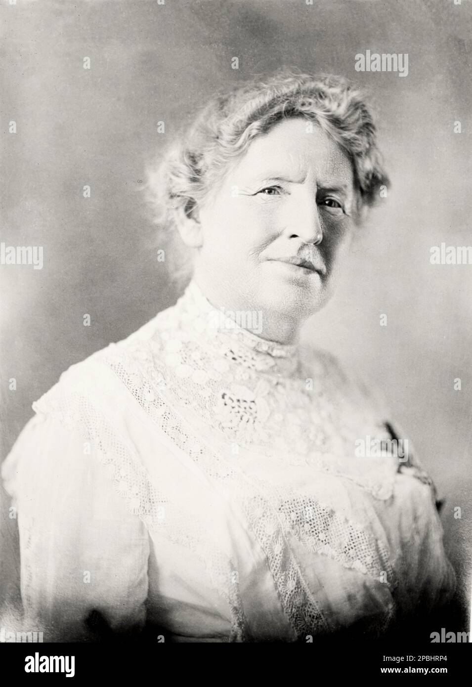 1920 , USA : Alice Mary Robertson ( 1854 - 1931 ) war eine ...