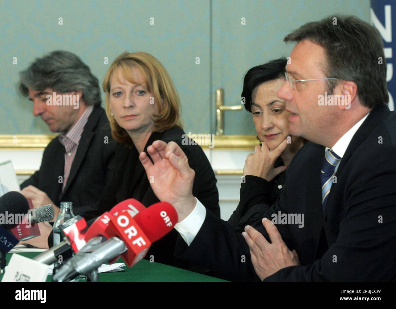 Sozialminister Erwin Buchinger, Frauenministerin Doris Bures ...