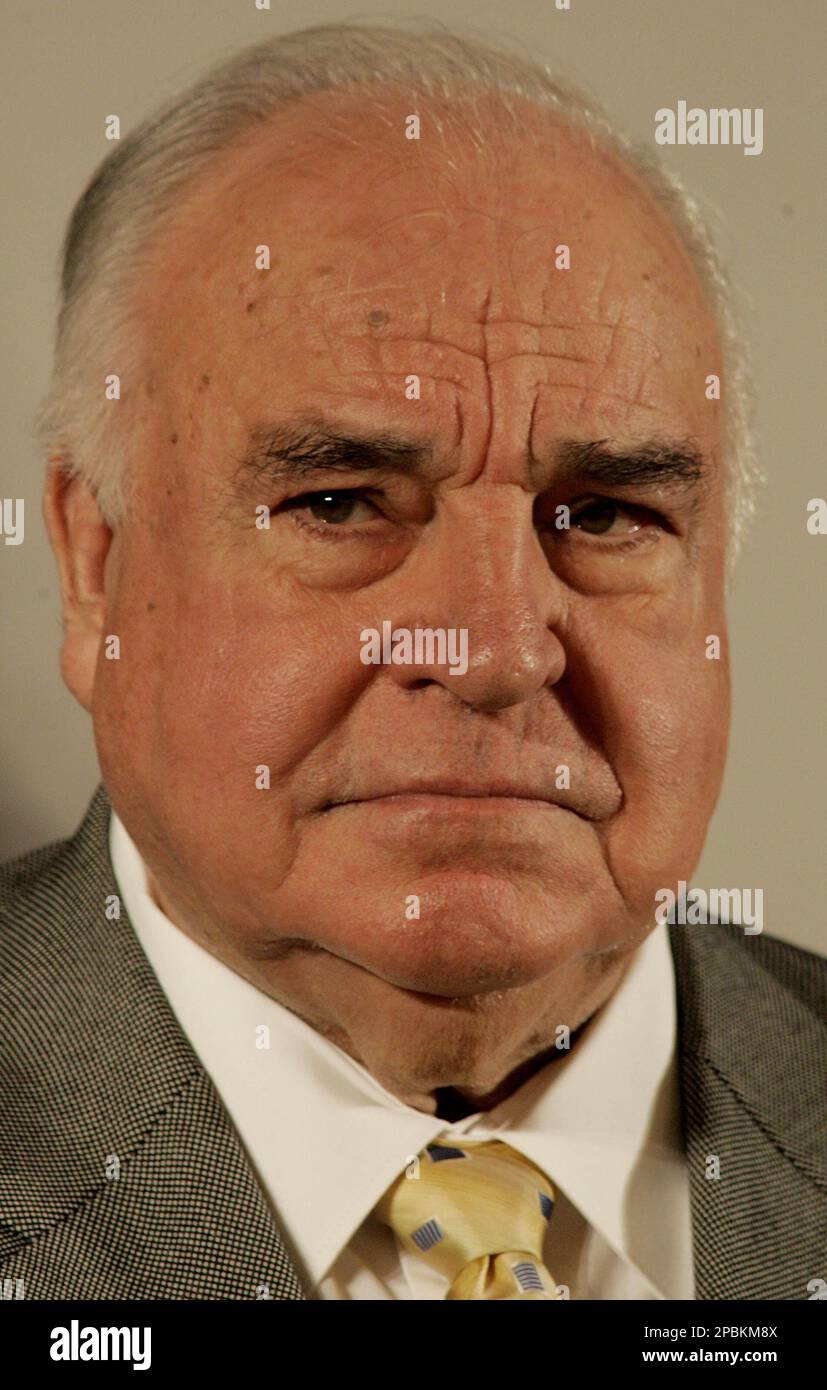 ** ARCHIV ** Alt-Bundeskanzler Helmiut Kohl, aufgenommen am 2. November ...