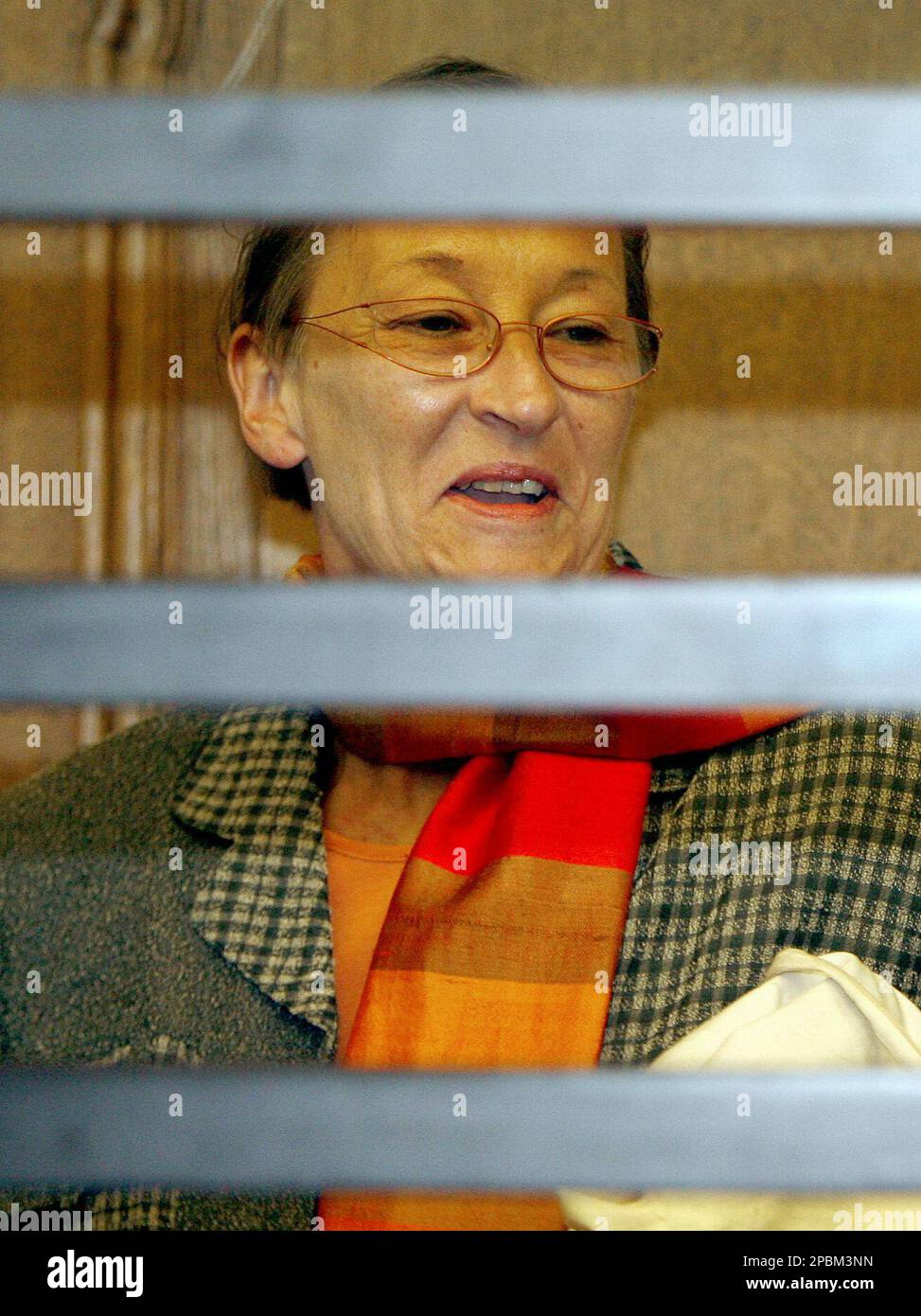 Die Angeklagte Irene B. sitzt am Mittwoch, 18. April 2007, in Berlin im ...