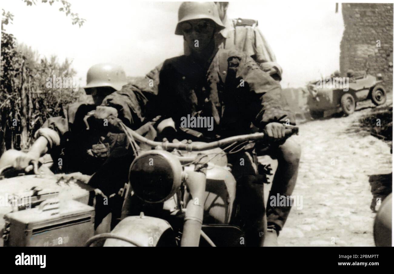 2. Weltkrieg B&W Foto Deutsche Truppen in Camouflage Smocks in ...