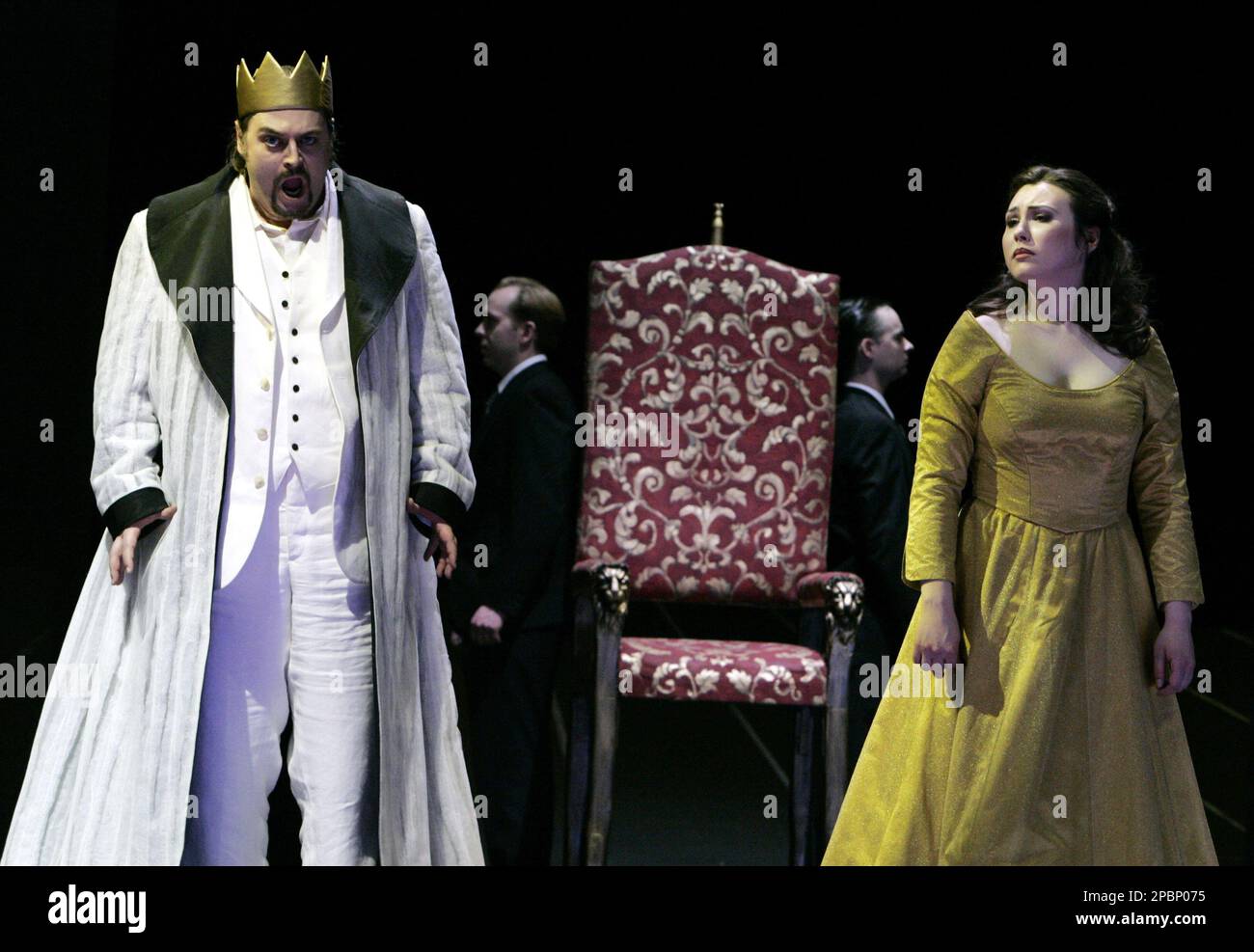 Wolfgang Koch in der Rolle des Koenigs und Jennifer O'Loughlin als des ...