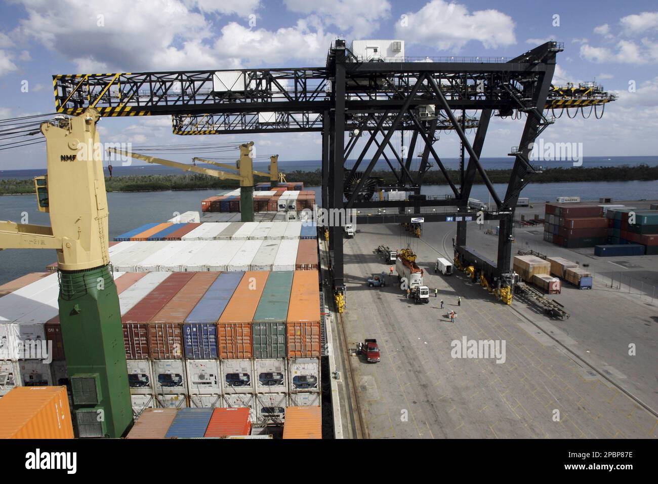 **ADVANCE FOR WEEKEND OF MARCH 31-APRIL 1** The German cargo ship CSAV ...