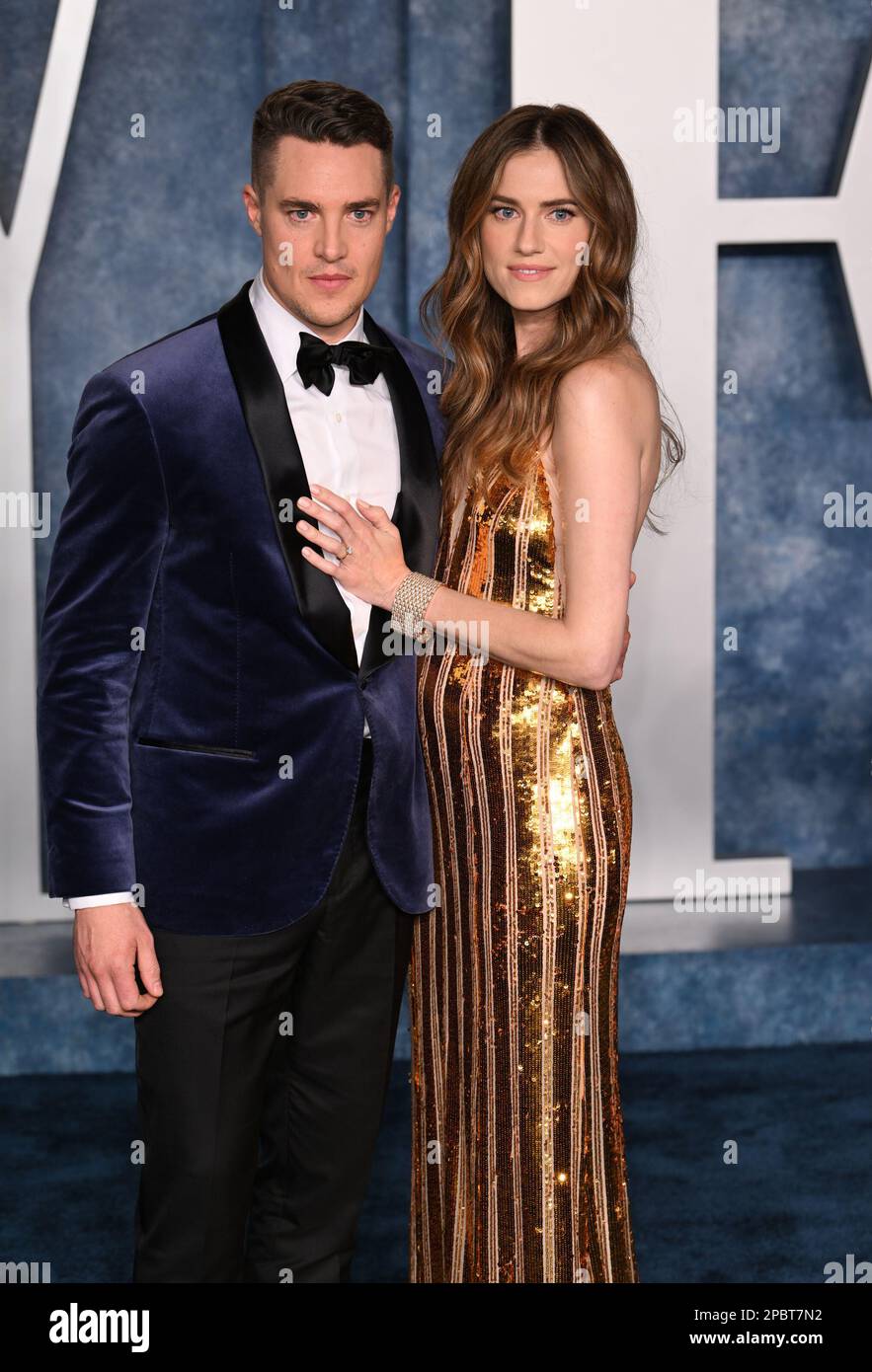Alexander Dreymon und Allison Williams besuchen die Vanity Fair Oscar ...