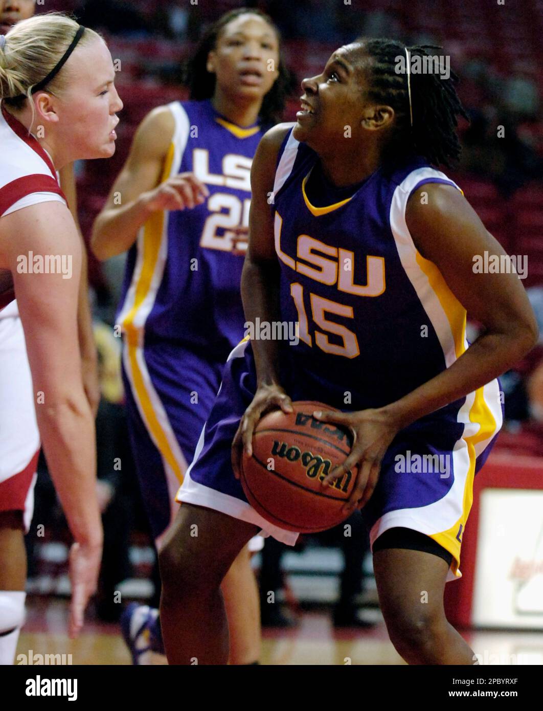 Louisiana State's Quianna Chaney (15) eyes the basket before shooting ...