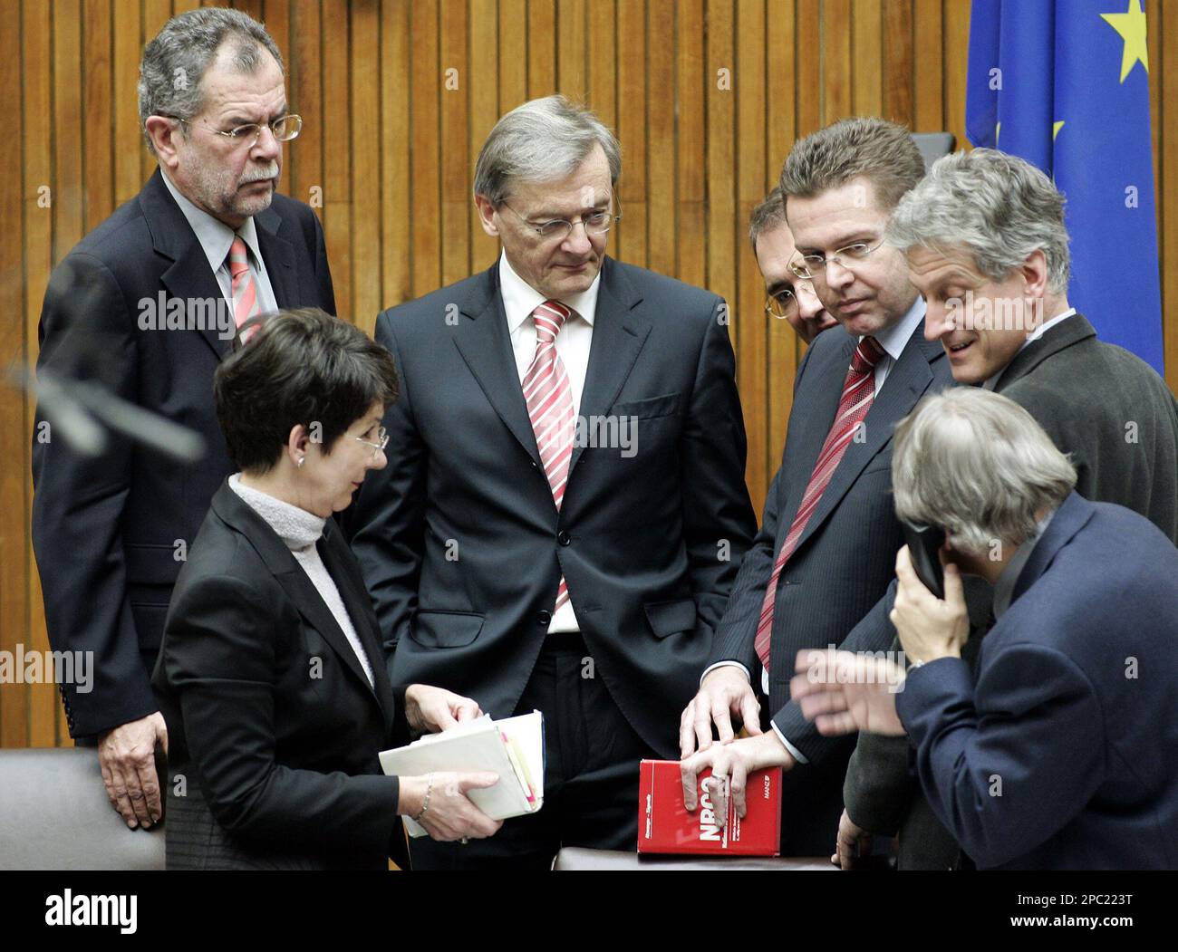 Die Klubobmaenner Alexander van der Bellen - Gruene, Wolfgang Schuessel ...