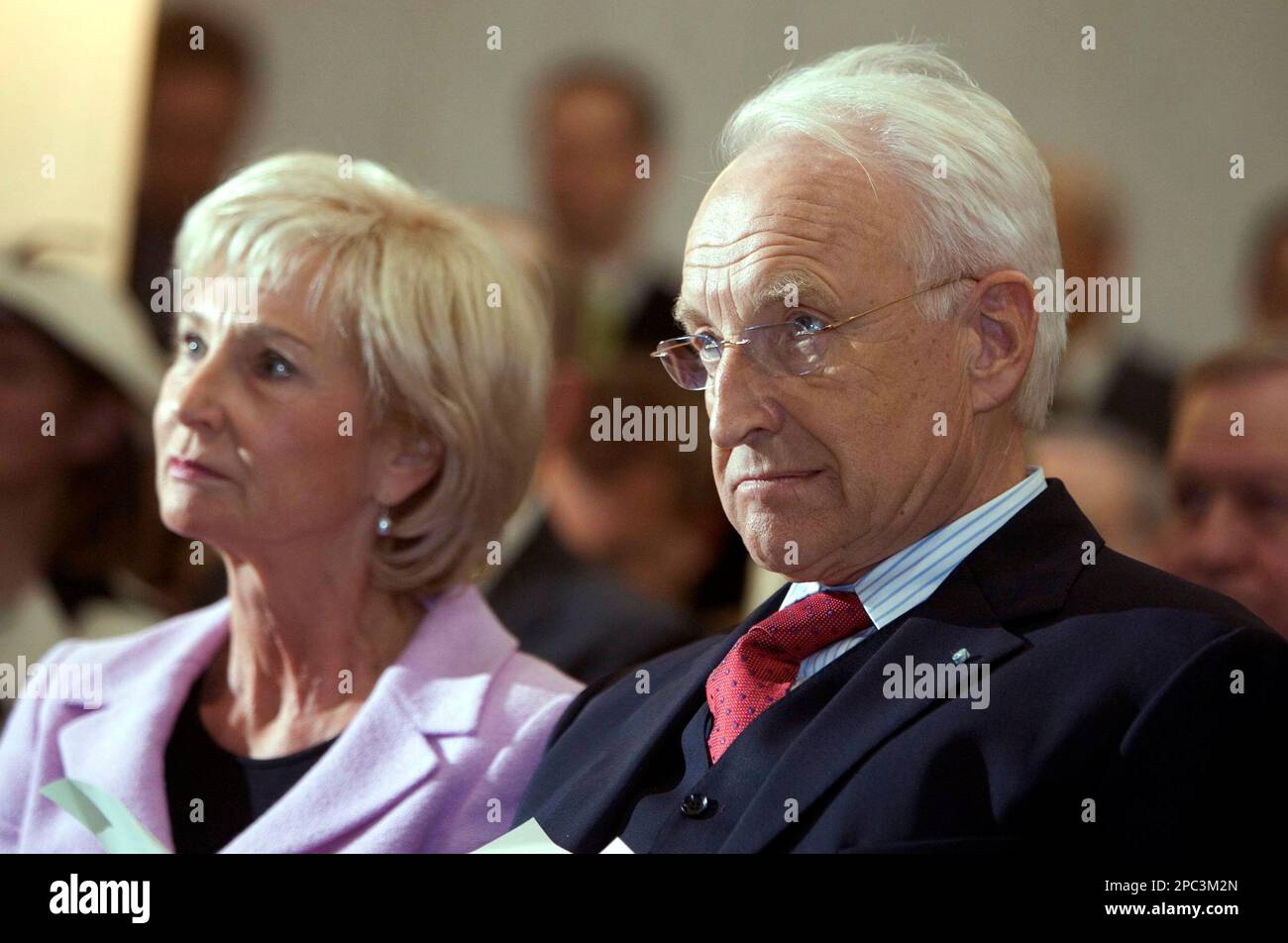 Edmund Stoiber, Ministerpraesident des Landes Bayern, und seine Frau ...